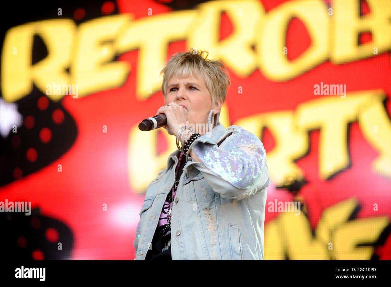 Hazel Dean Performing at Lets Rock Leeds 80s Stock Photo - Alamy