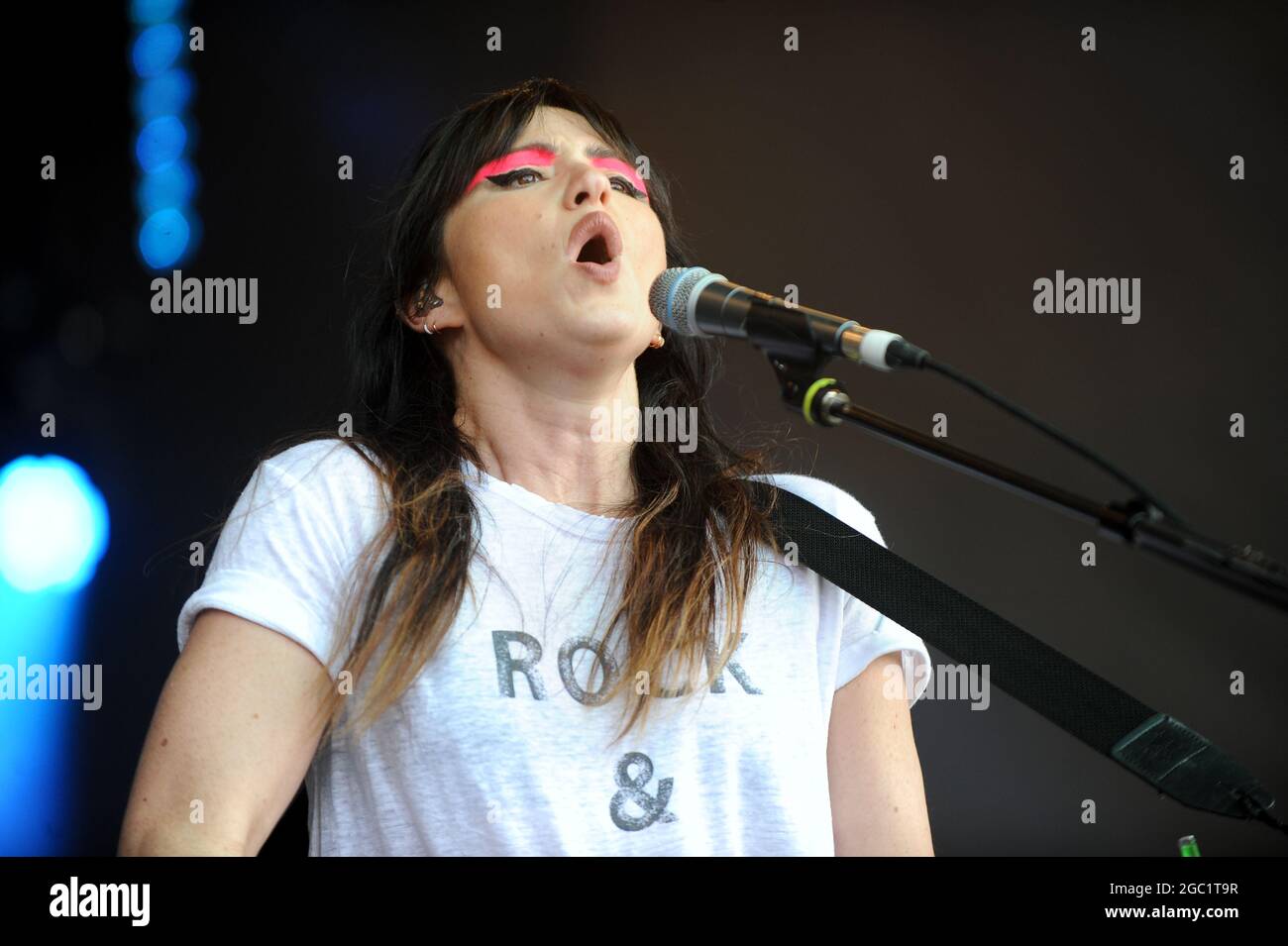 Scottish singer songwriter kt tunstall gig hi-res stock photography and ...