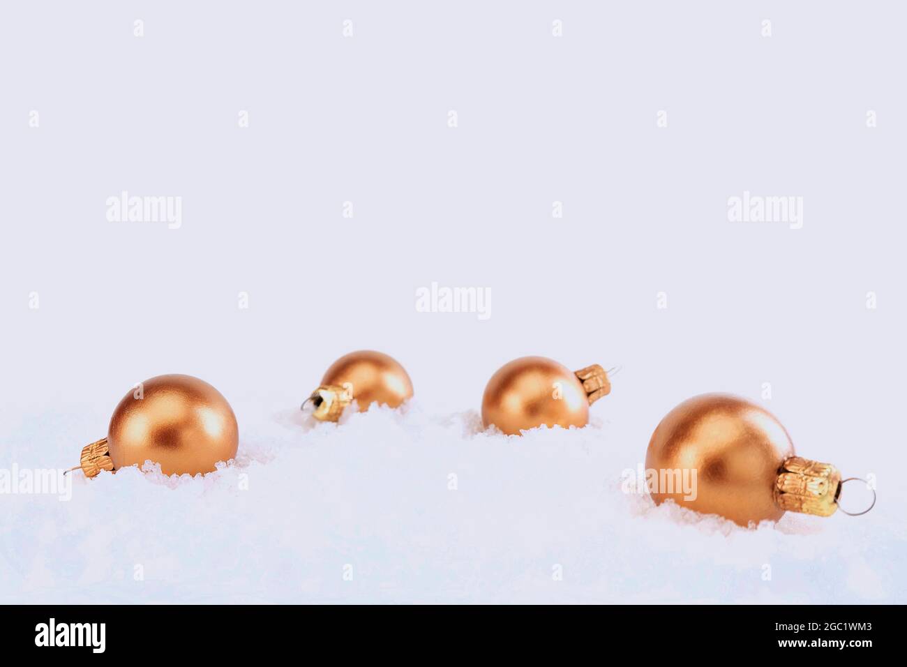 Gold balls hi-res stock photography and images - Alamy