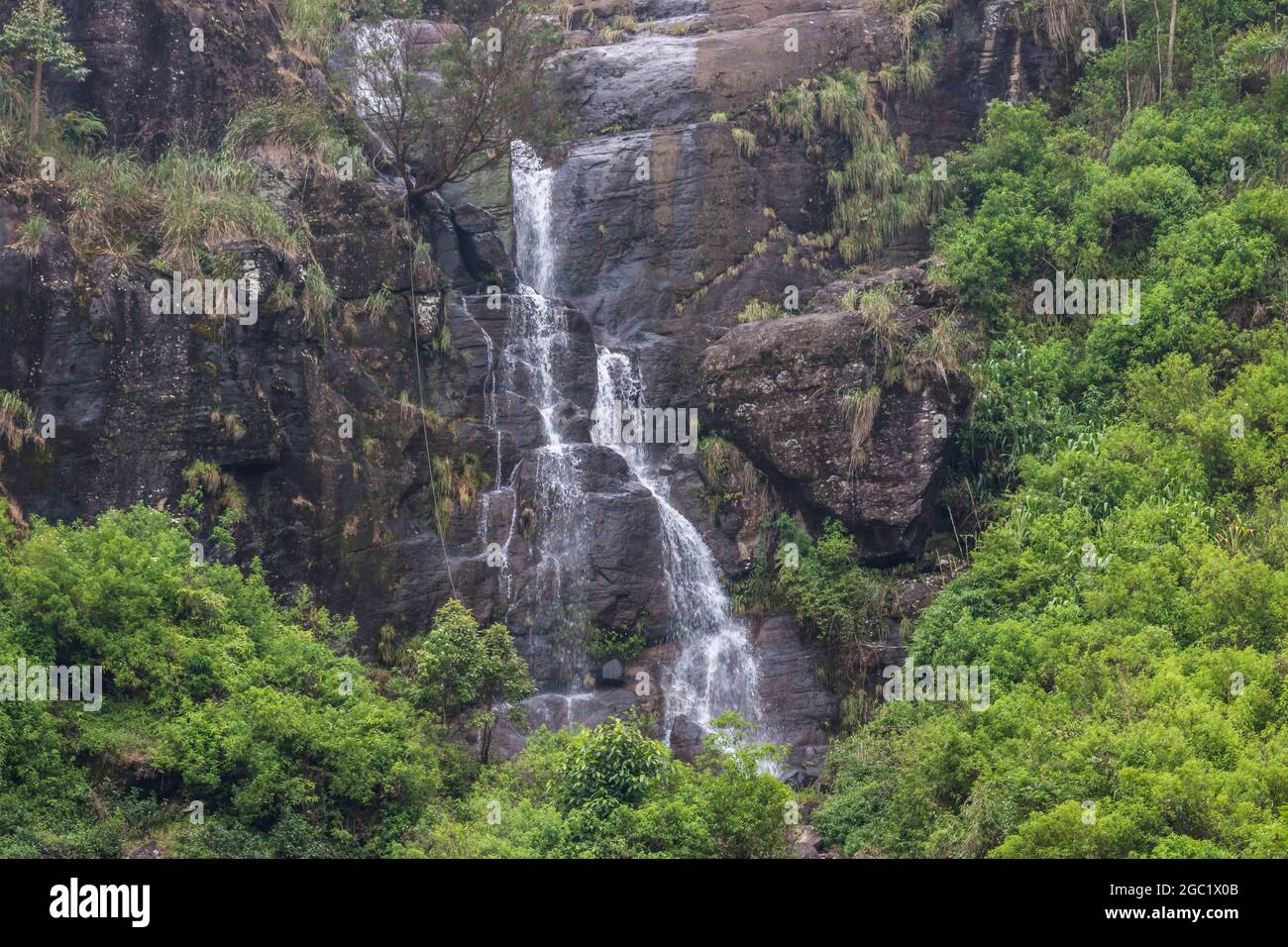 Sri lanka tea nuwara eliya waterfall hi-res stock photography and ...