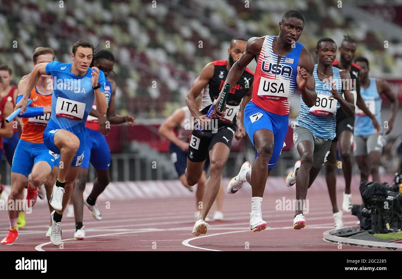 Tokyo, Japan. 6th Aug, 2021. Bryce Deadmon (R) of Team USA competes ...