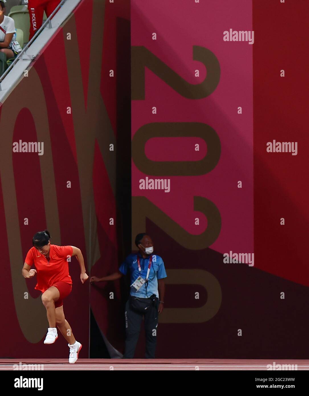 Tokyo, Japan. 6th Aug, 2021. Lyu Huihui of China enters the court ...