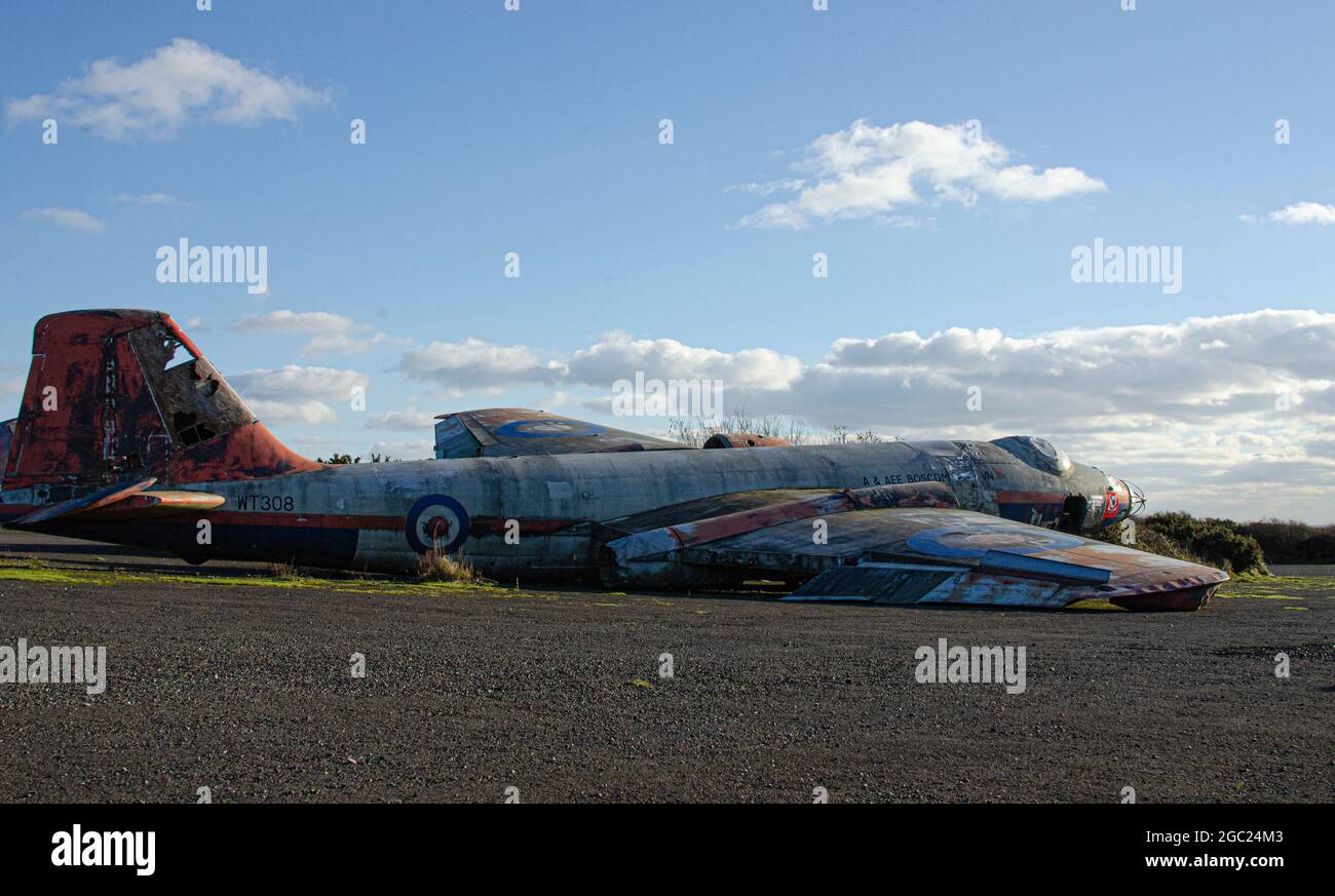 Abandoned airfields hi-res stock photography and images - Alamy