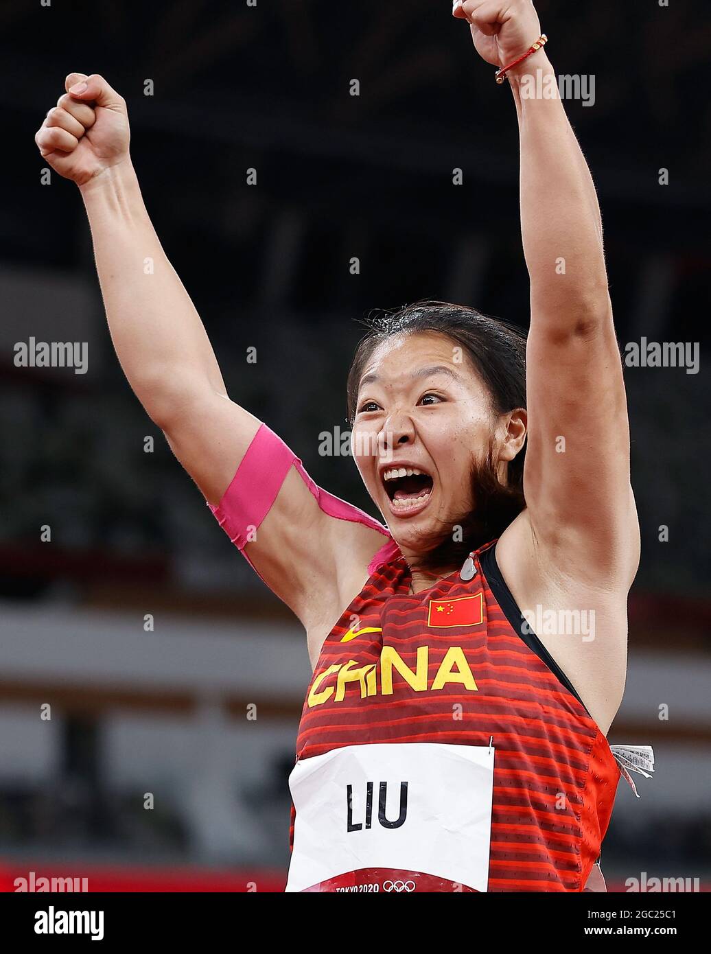 Tokyo, Japan. 6th Aug, 2021. Liu Shiying of China reacts during the ...