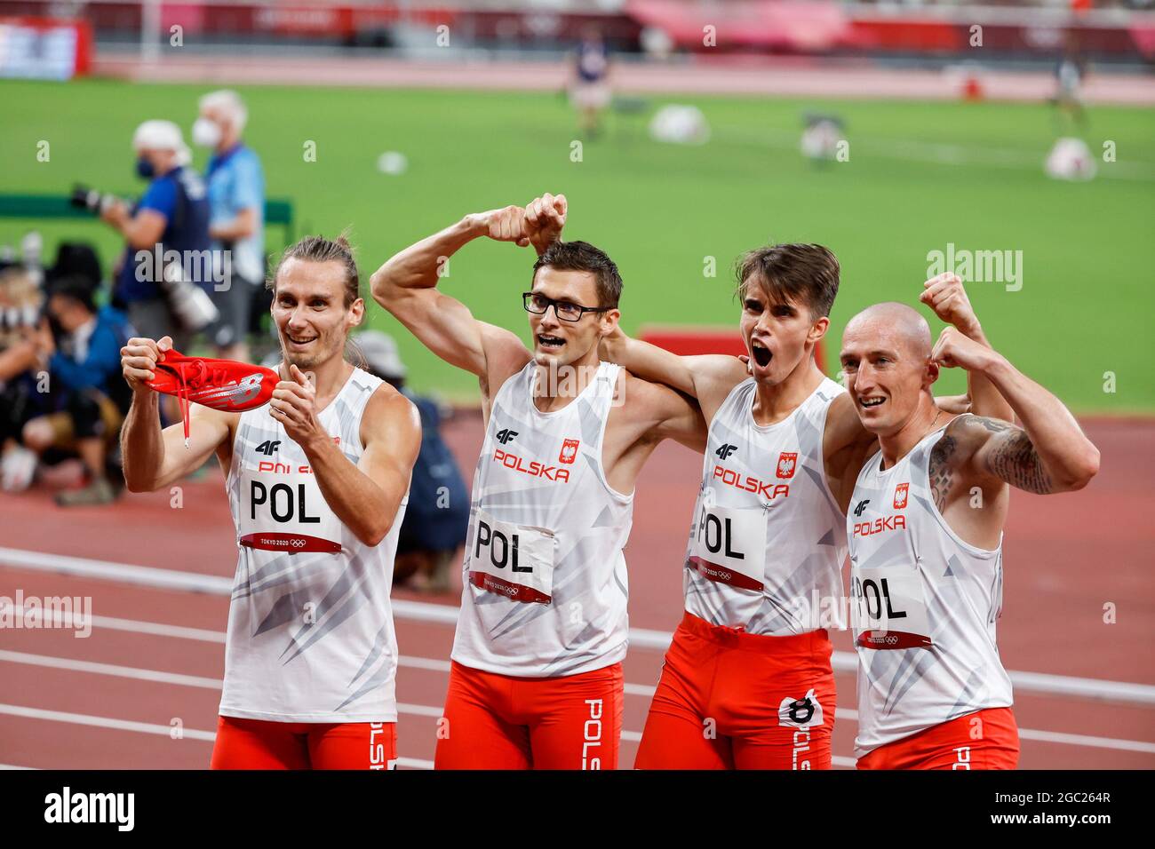 Tokyo, Japan. 06th Aug, 2021. Team Poland celebrates their win in round ...