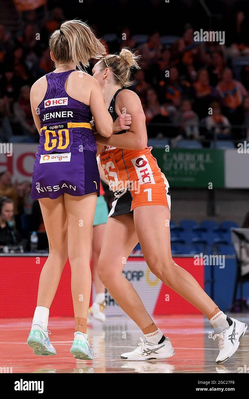 SYDNEY, AUSTRALIA - MAY 16: Jo Harten of the Giants Netball and Kim ...