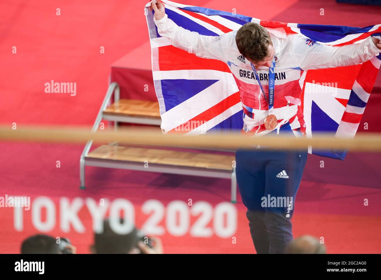 Jack Carlin (GBR) celebrates winning bronze medal in the the Cycling ...