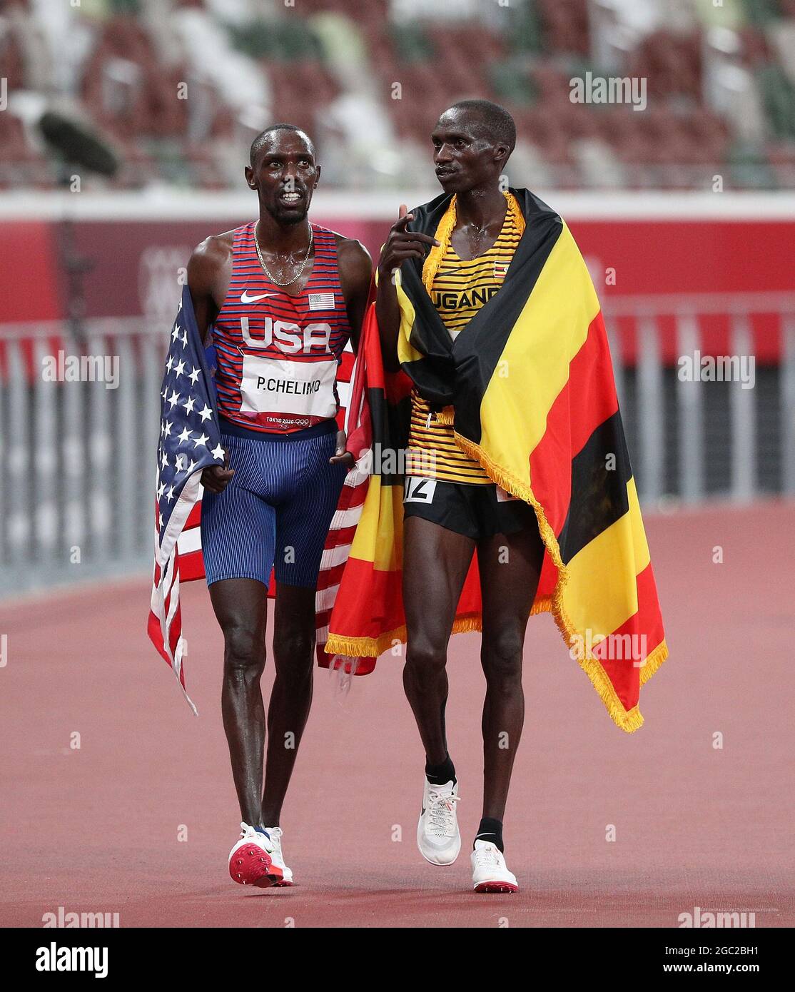 Tokyo, Japan. 6th Aug, 2021. Joshua Cheptegei (R) of Uganda and Paul ...