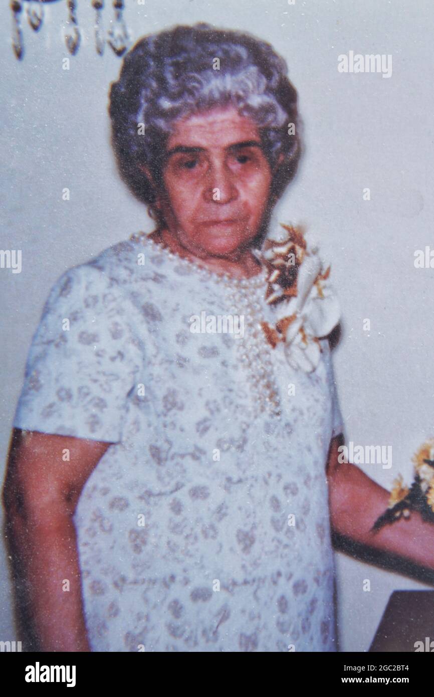 Portrait elderly lady hi-res stock photography and images - Alamy