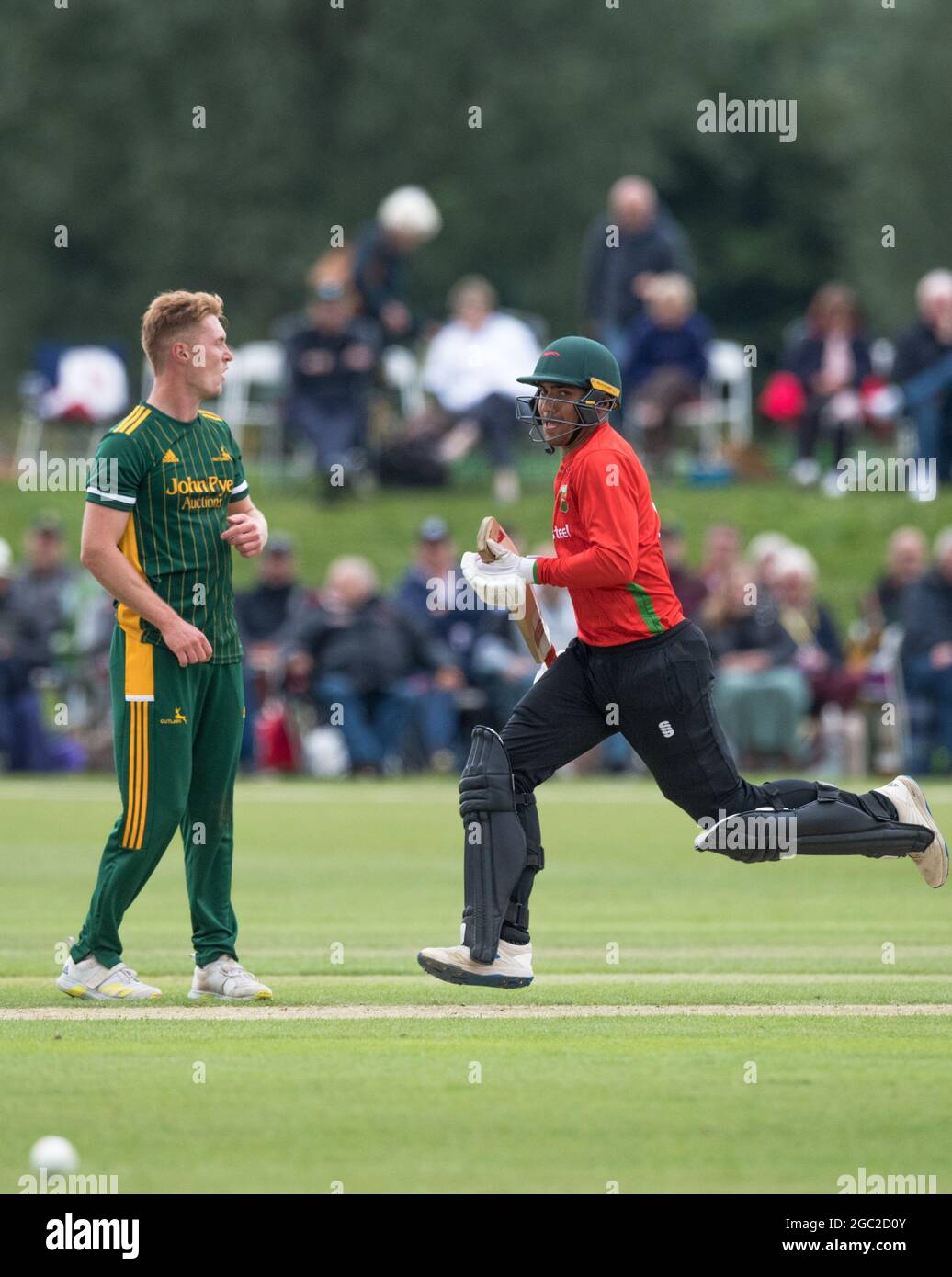 Group B Nottinghamshire Outlaws take on Leicestershire Foxes at the ...