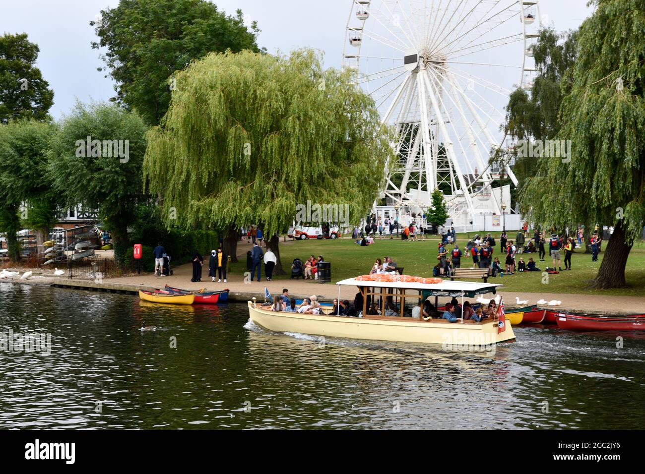 Cruising River Avon Stratford upon Avon Warwickshire England uk Stock ...