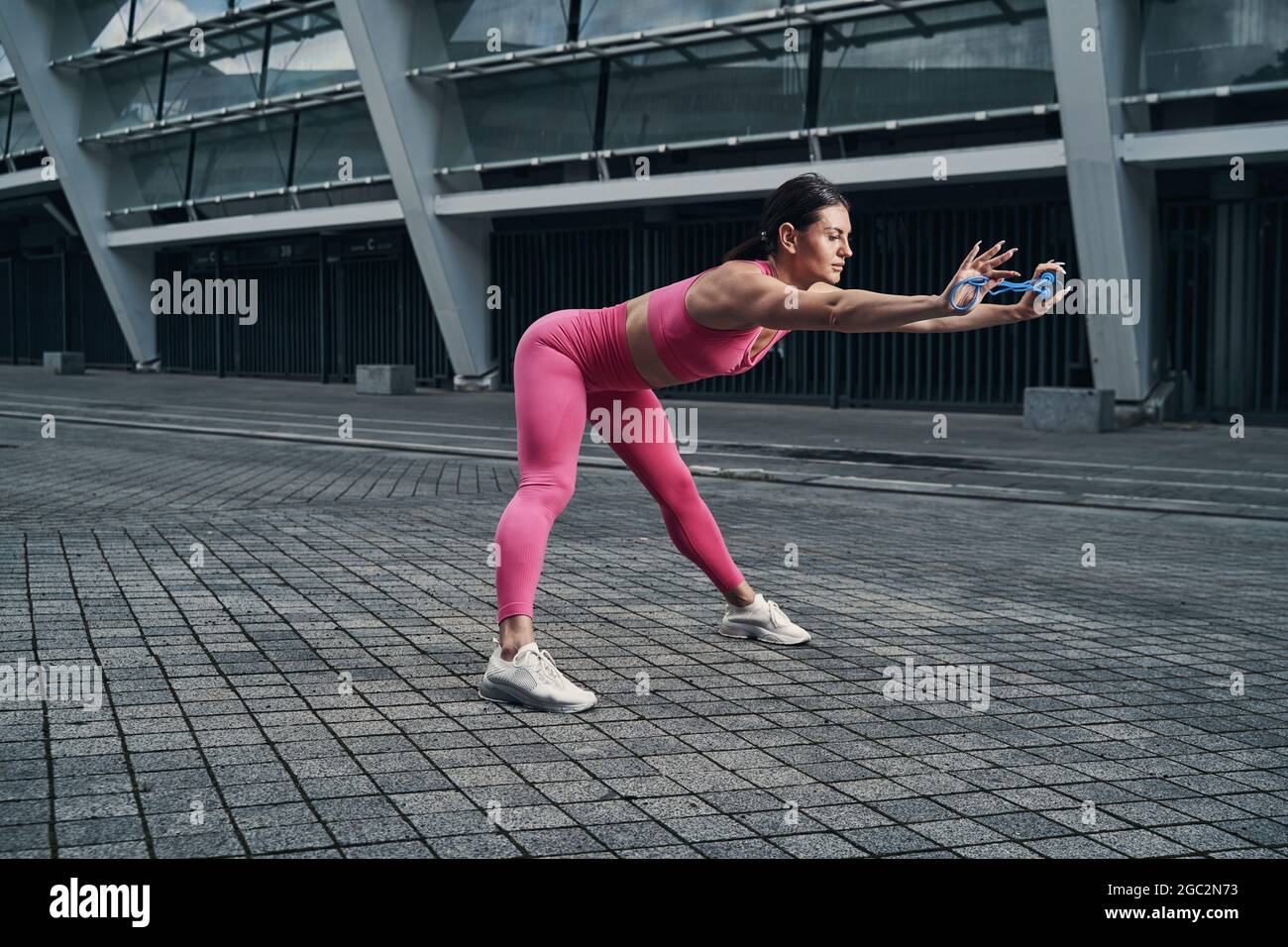 Athlete leaning forward hi-res stock photography and images - Alamy
