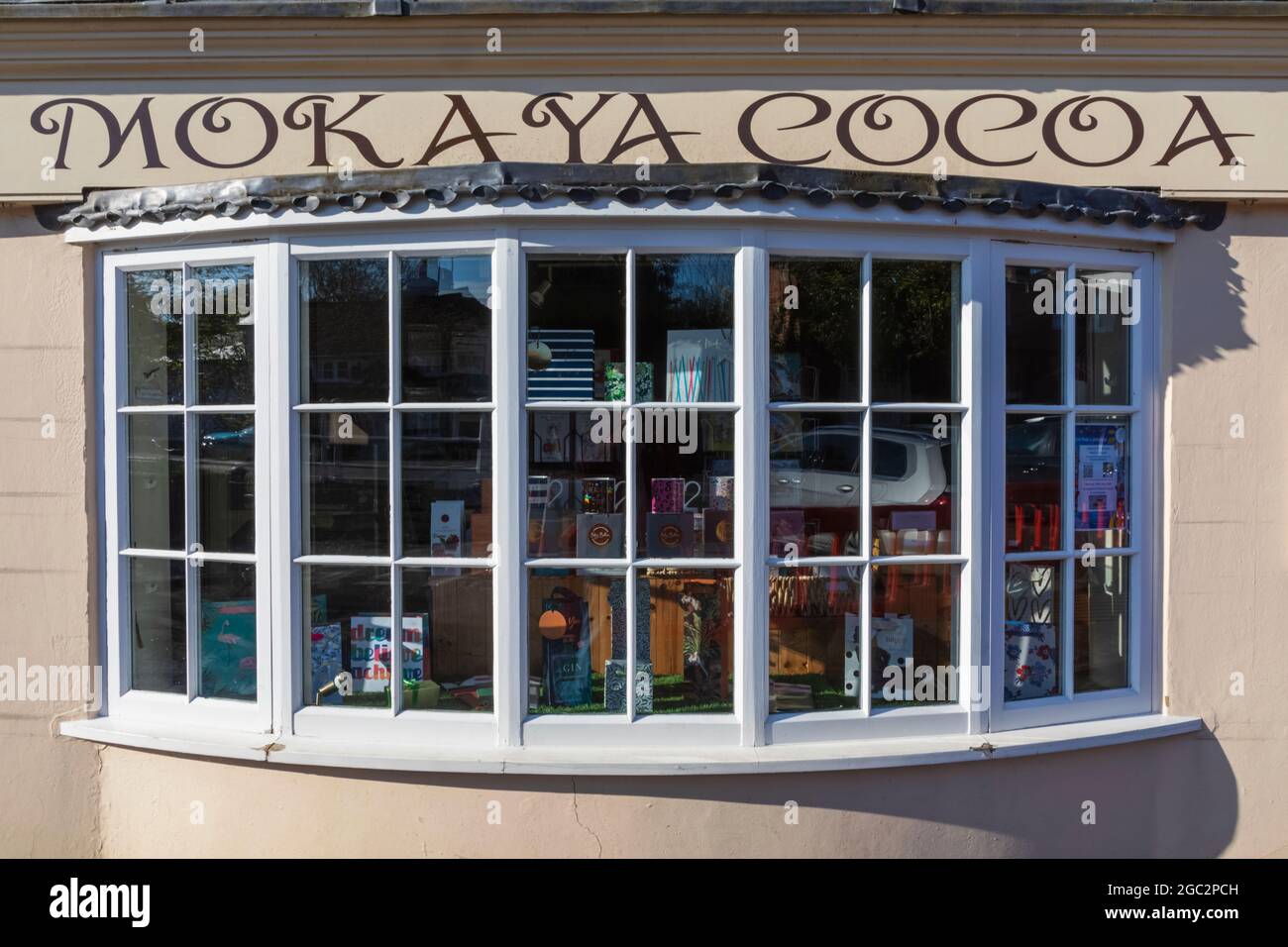England, Hampshire, Test Valley, Stockbridge, Shop Window Stock Photo ...