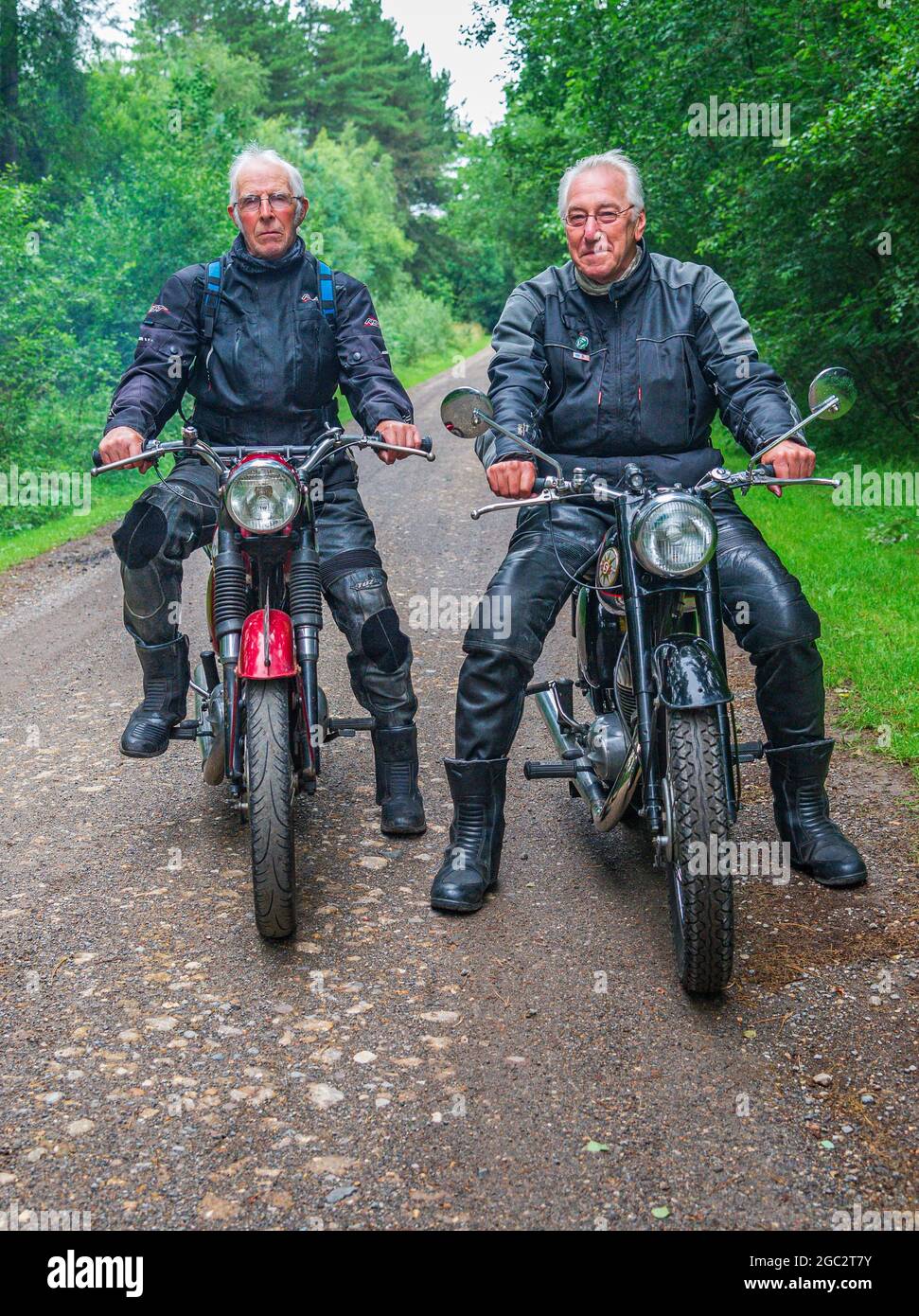 A BSA Bantam Club on summer ride-outs of British manufactured vintage ...