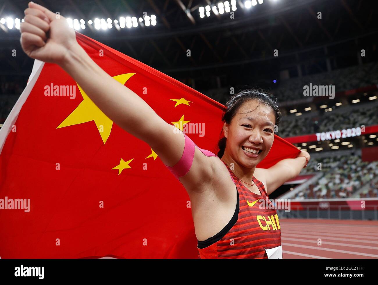 Tokyo, Japan. 6th Aug, 2021. Liu Shiying of China celebrates after ...