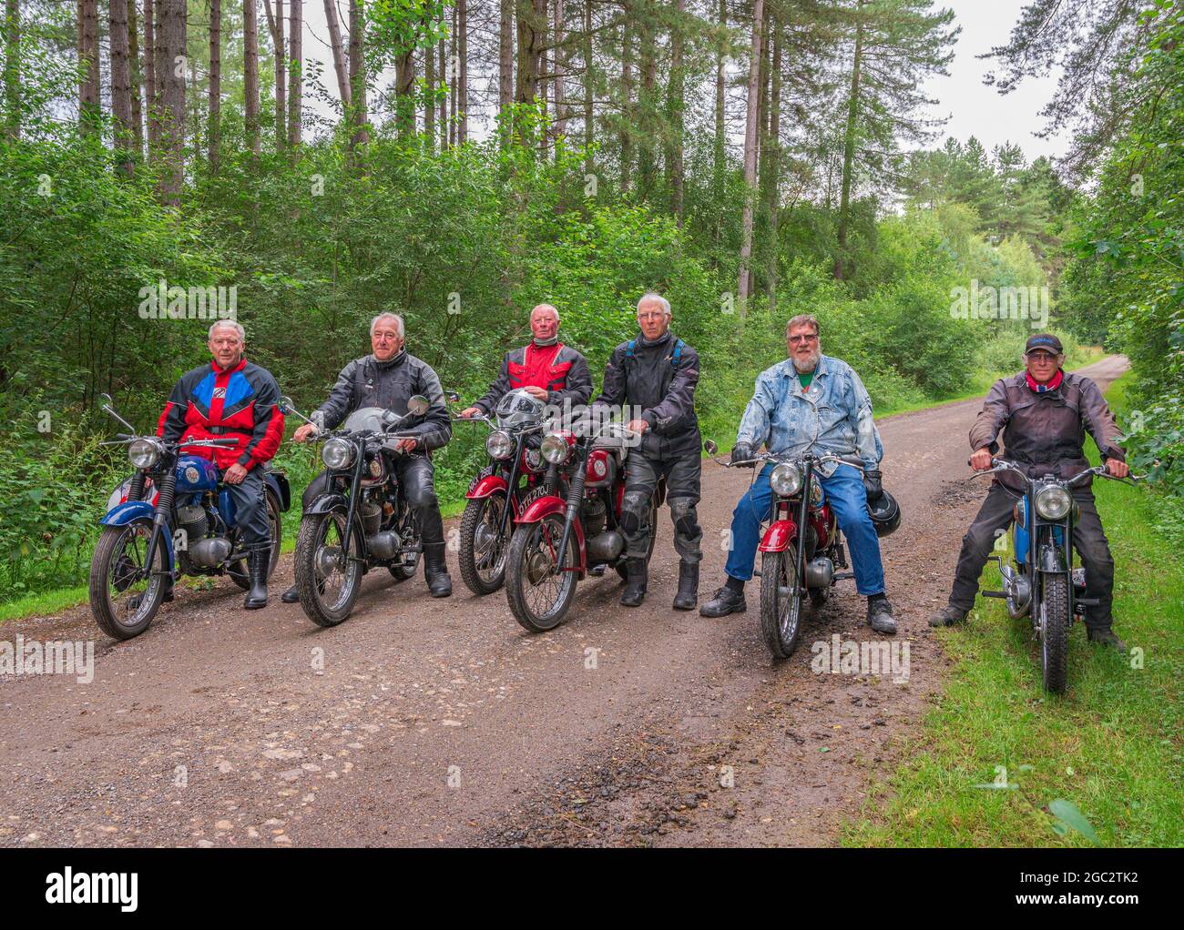 A BSA Bantam Club on summer ride-outs of British manufactured vintage ...