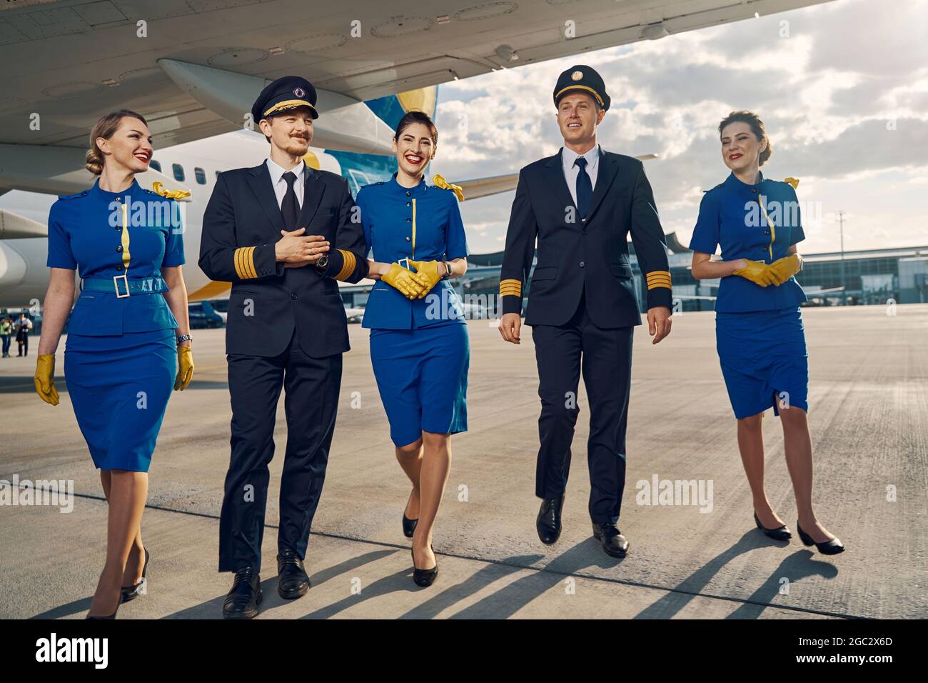 Elegant uniforms hi-res stock photography and images - Alamy