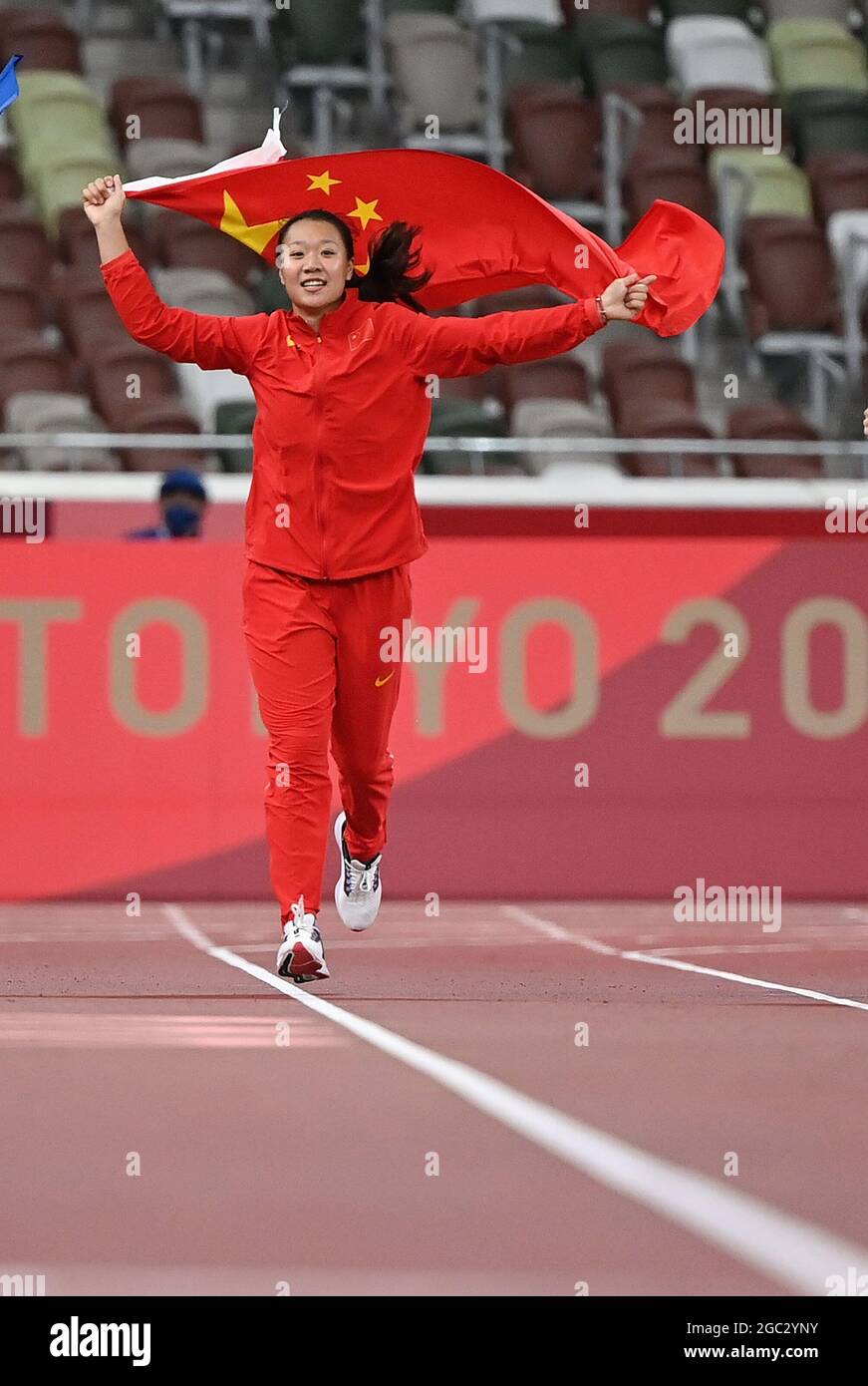 Tokyo, Japan. 6th Aug, 2021. Liu Shiying of China celebrates after ...