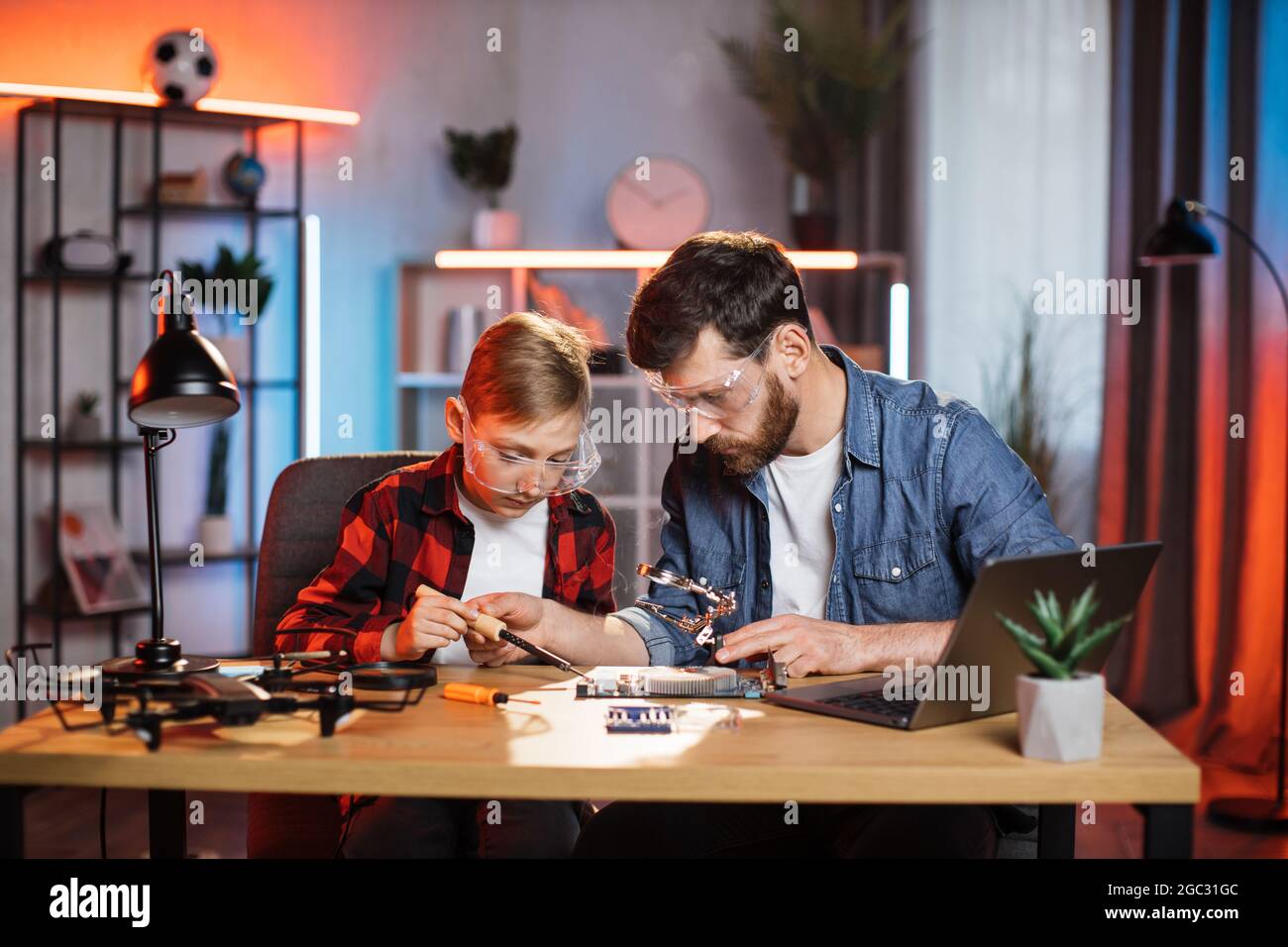 Hard soldering hi-res stock photography and images - Alamy