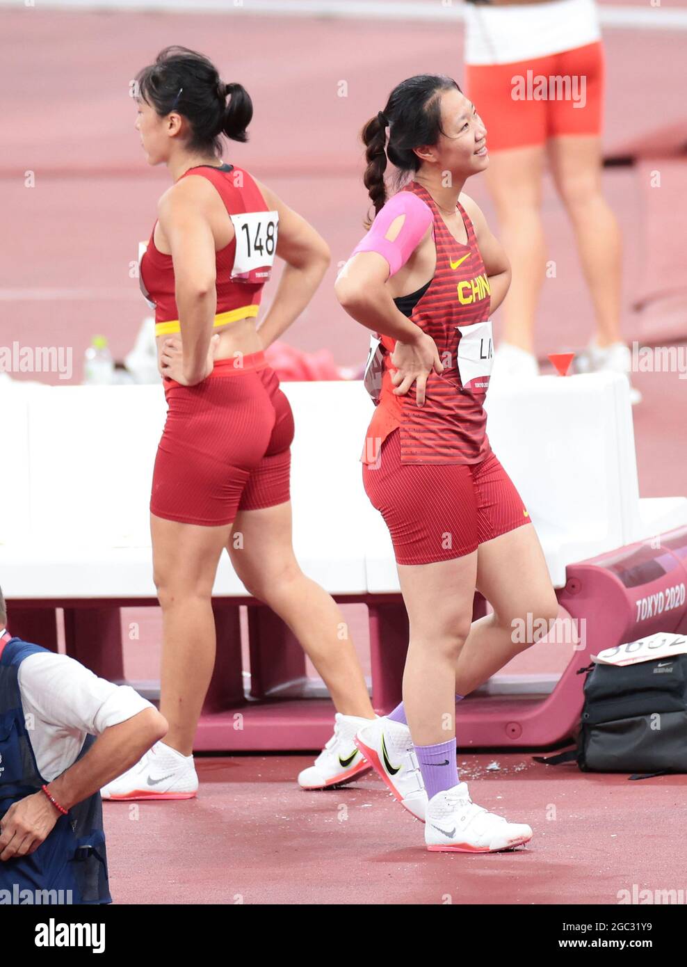 Tokyo, Japan. 6th Aug, 2021. Liu Shiying (R) and Lyu Huihui of China ...
