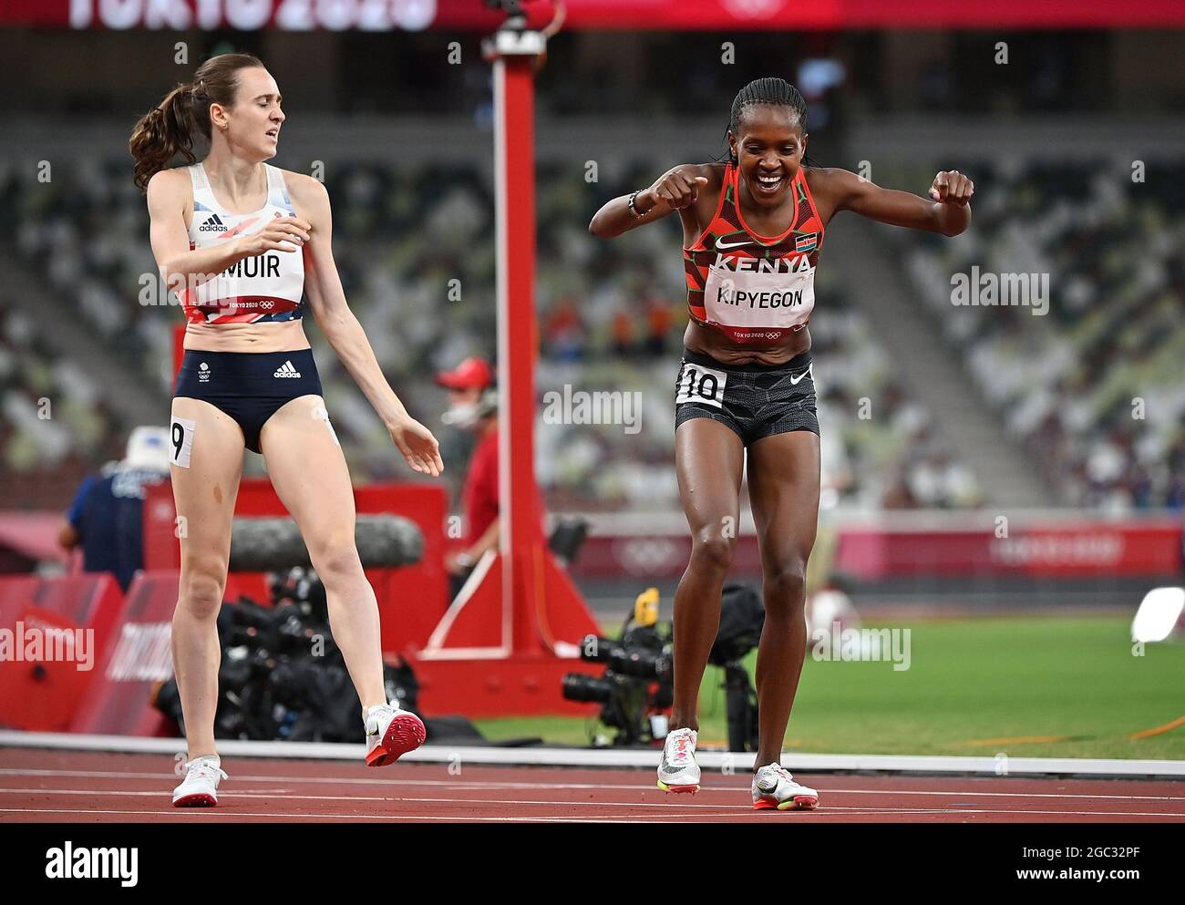 Tokyo, Japan. 6th Aug, 2021. Faith Kipyegon (R) of Kenya and Laura Muir ...