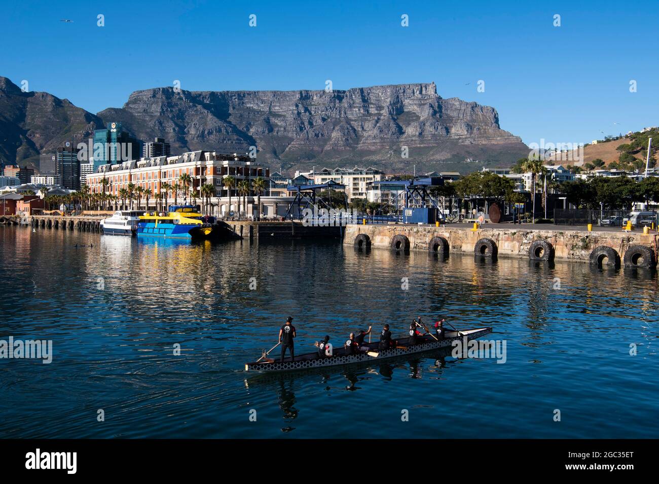 Rowing team at the Victoria & Alfred Waterfront, Cape Town, South ...