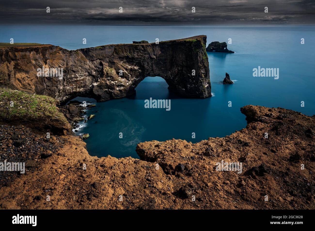 Famous rock arch at Dyrholaey Stock Photo - Alamy