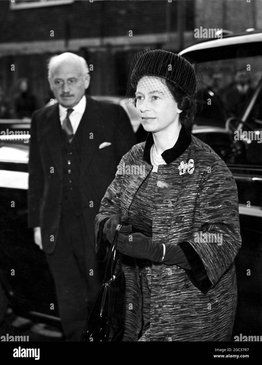 Queen Elizabeth II arriving at King Edward VII Hospital for to see ...