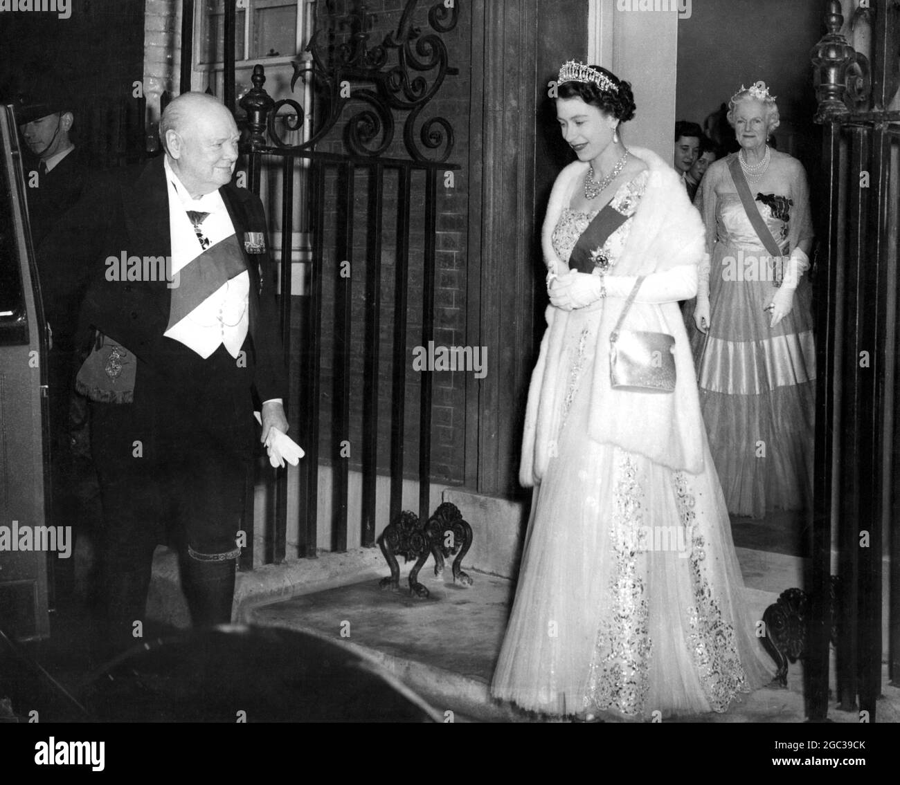 Queen elizabeth ii watches hi-res stock photography and images - Alamy
