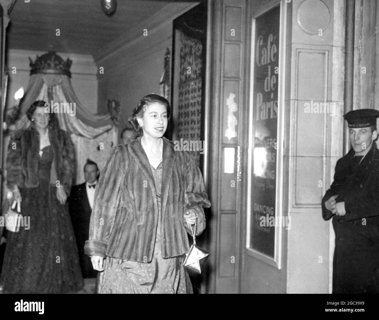 1950 paris night Black and White Stock Photos & Images - Alamy