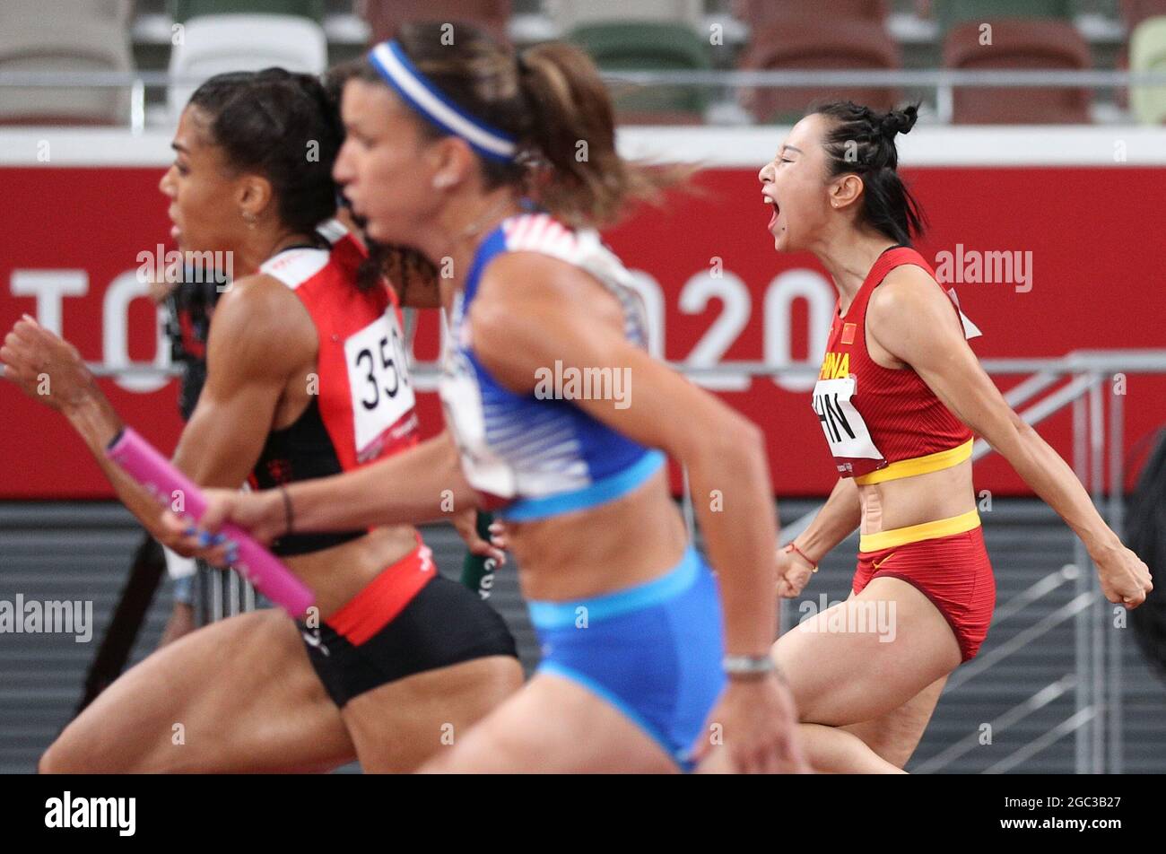 Tokyo, Japan. 6th Aug, 2021. Ge Manqi (1st R) of China competes during ...