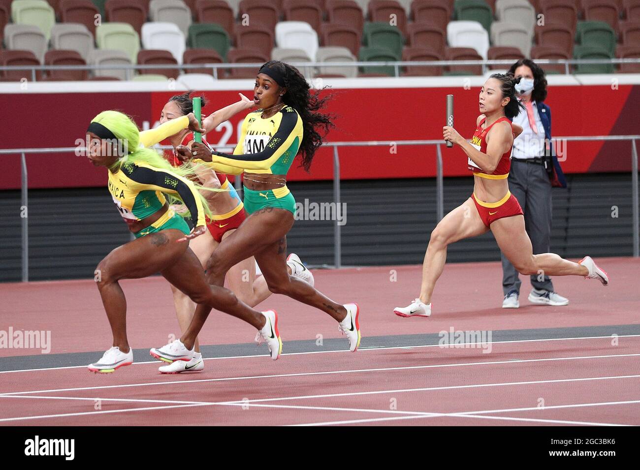 Tokyo, Japan. 6th Aug, 2021. Ge Manqi (1st R) of China competes during ...