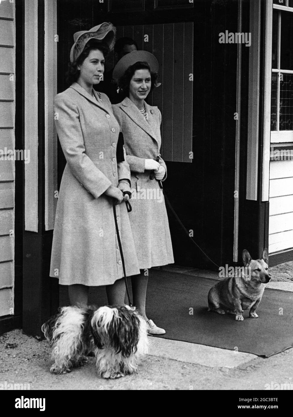 Princess elizabeth corgi Black and White Stock Photos & Images - Alamy