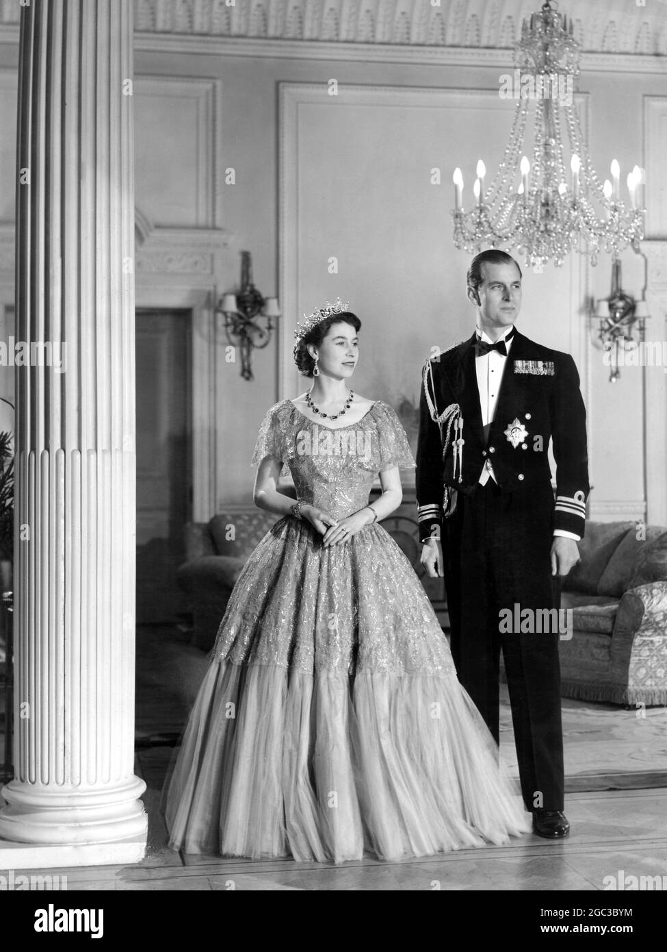 Queen Elizabeth II and Duke of Edinburgh 1952 Stock Photo - Alamy
