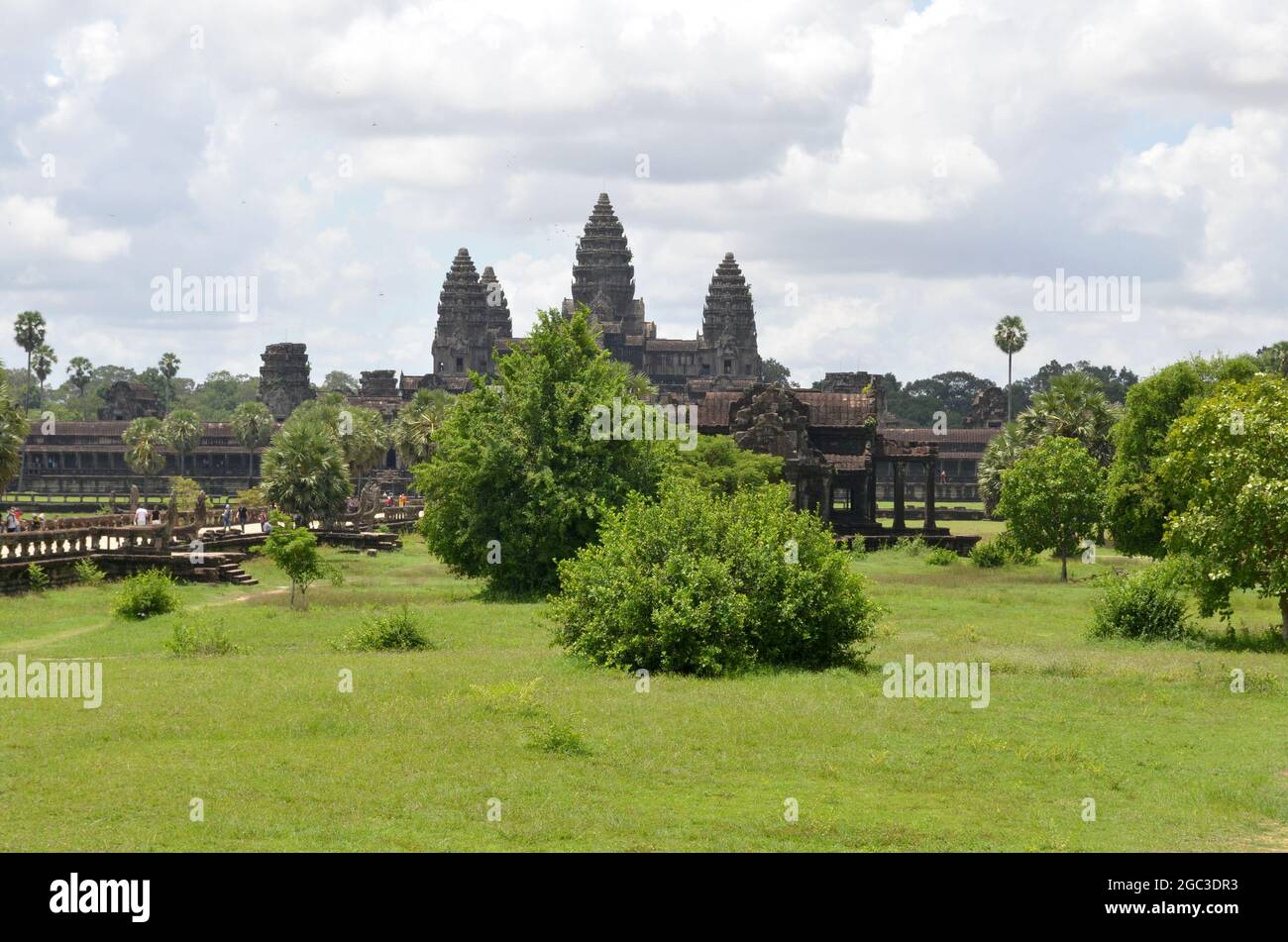 Beautiful shot angkor wat hi-res stock photography and images - Alamy