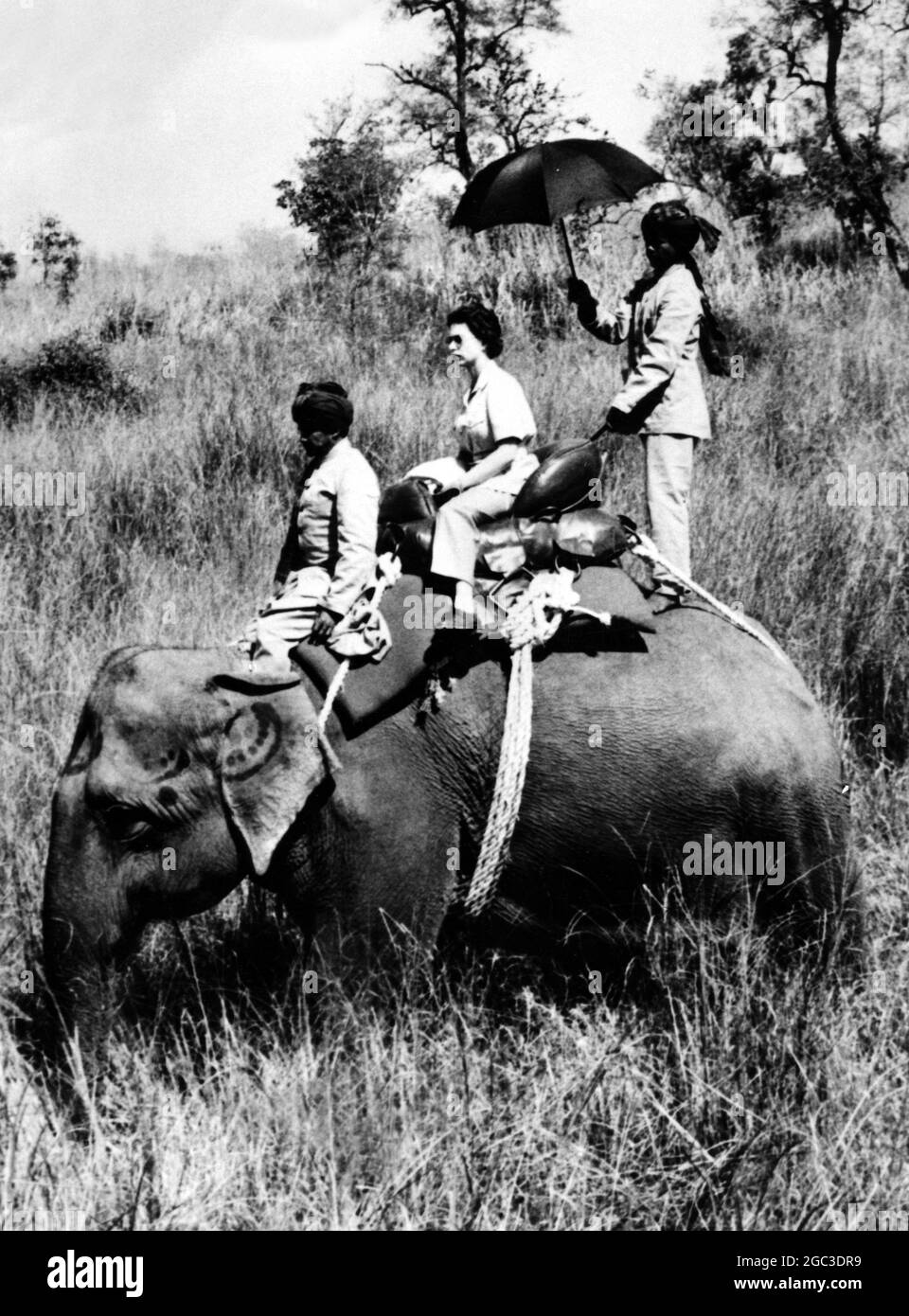 Queen elizabeth ii visits royal Black and White Stock Photos & Images ...
