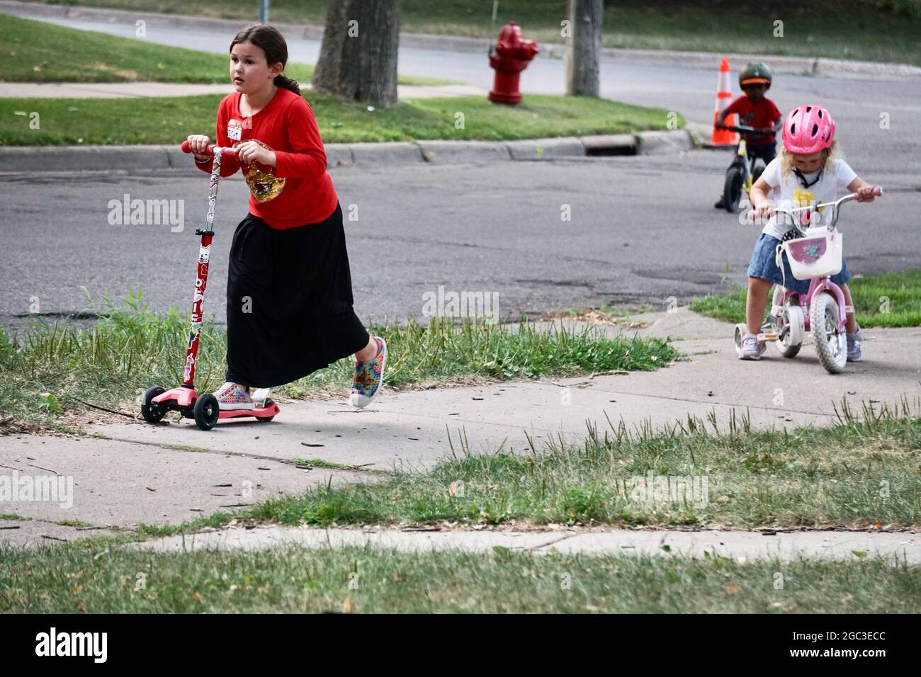 Neighborhood block party hi-res stock photography and images - Alamy