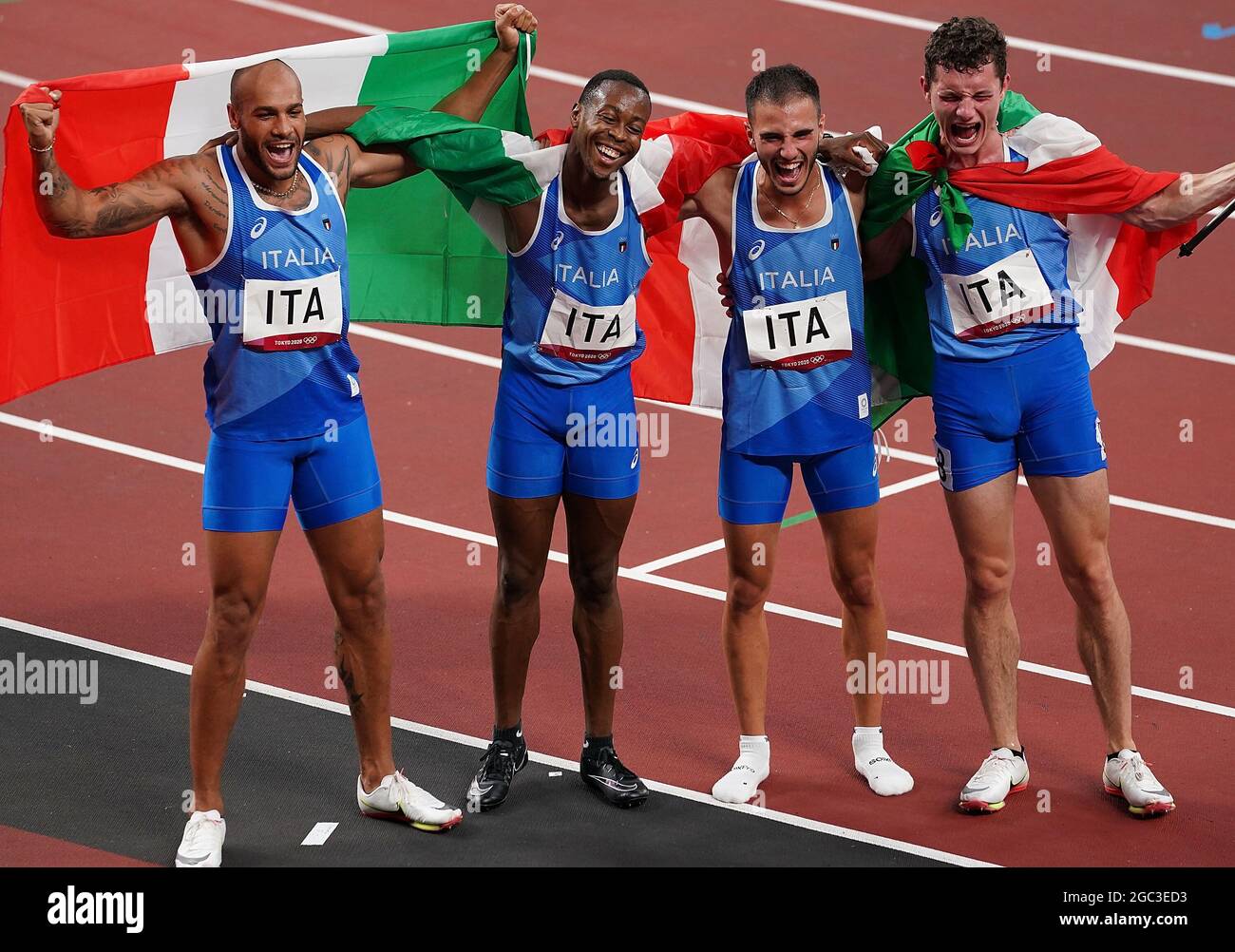 Tokyo, Japan. 6th Aug, 2021. Members of Team Italy celebrate after ...