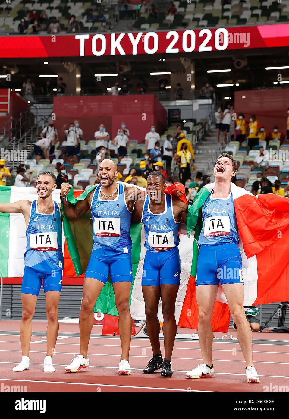 Tokyo, Japan. 6th Aug, 2021. Members of Team Italy celebrate after ...