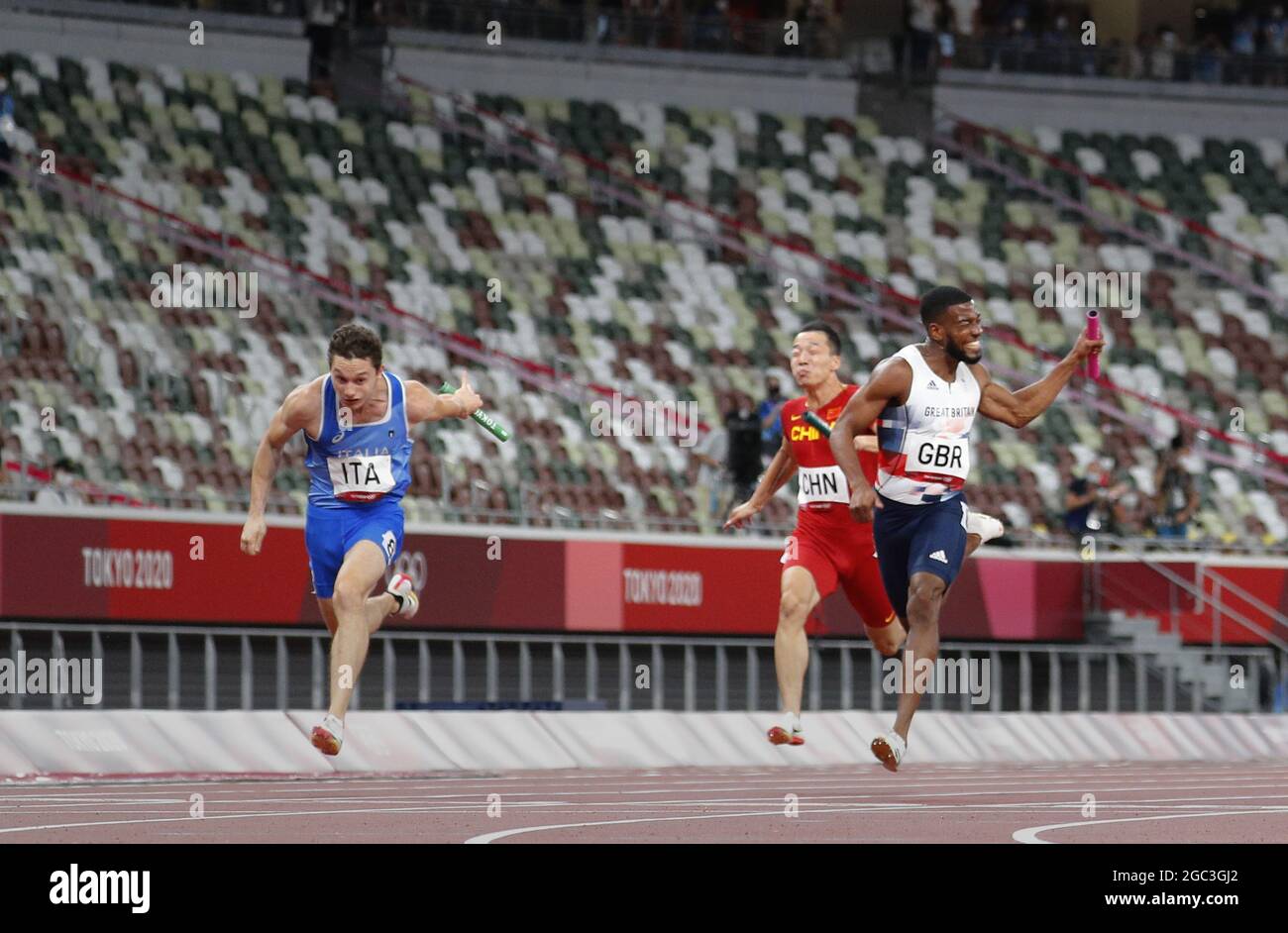 Mens 4x100 relay hi-res stock photography and images - Alamy