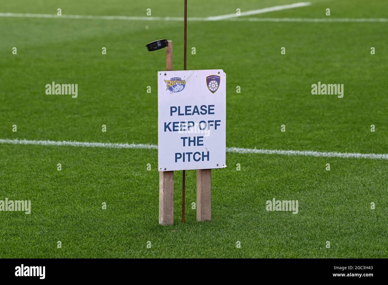A please keep off the pitch sign at Headingley Stadium Stock Photo - Alamy