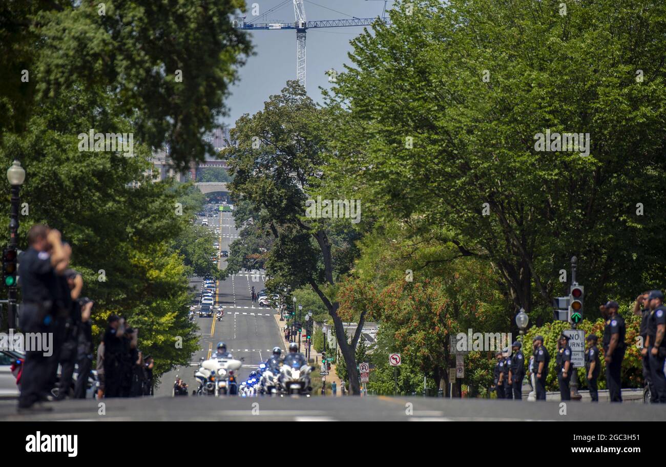 Washington DC, USA. 06th Aug, 2021. A motorcade carrying the remains of ...