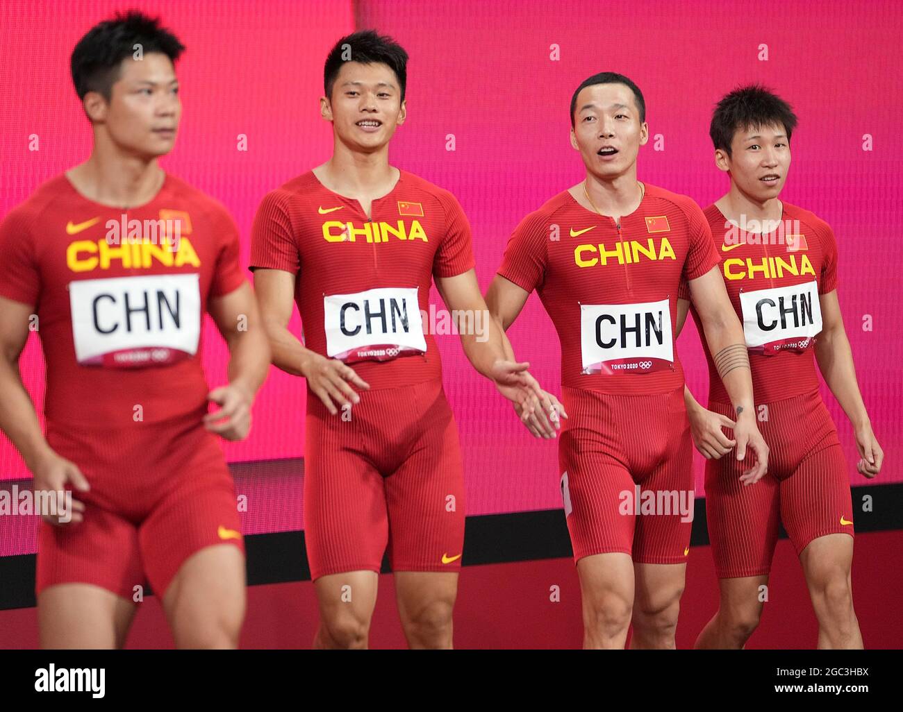 Tokyo, Japan. 6th Aug, 2021. Members of Team China enter the court ...