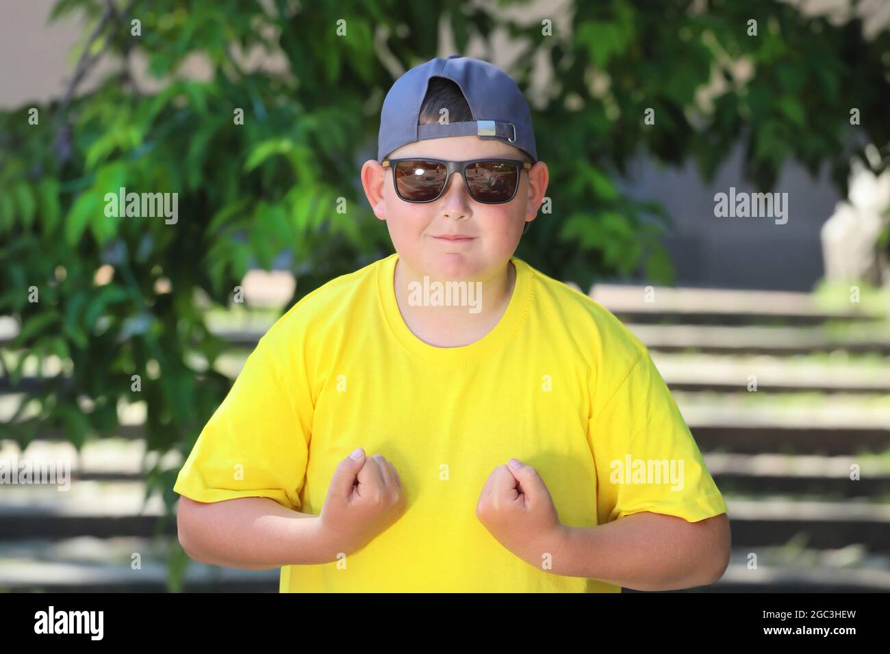 Fat child exercise hi-res stock photography and images - Alamy