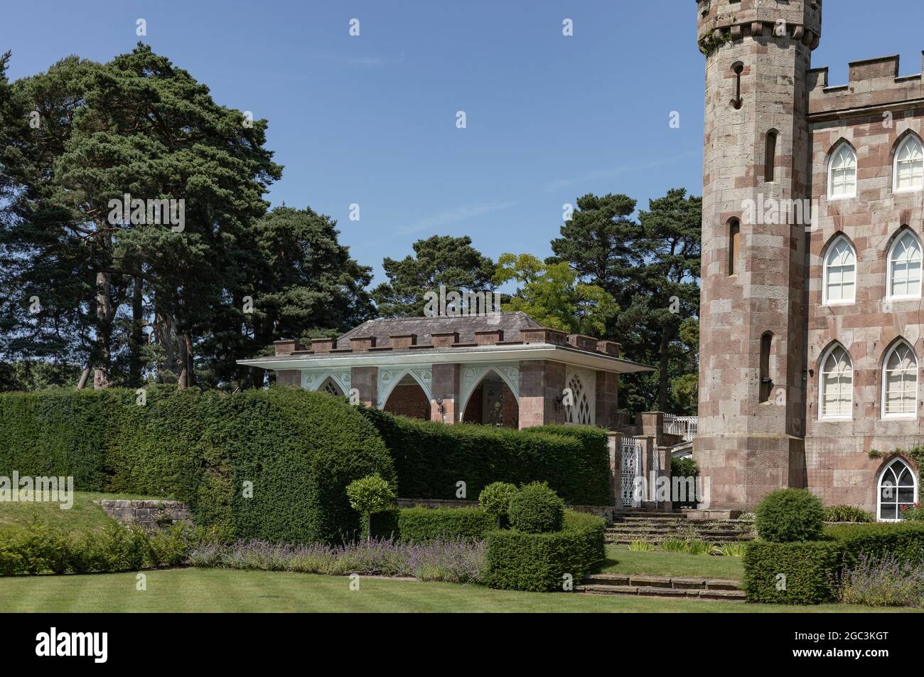 Stately home steps hi-res stock photography and images - Alamy