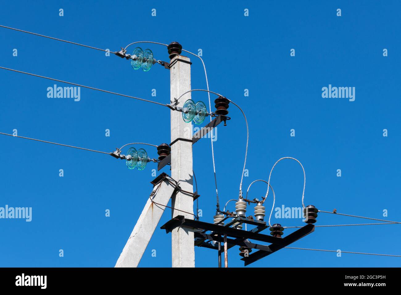 Overhead line towers hi-res stock photography and images - Alamy