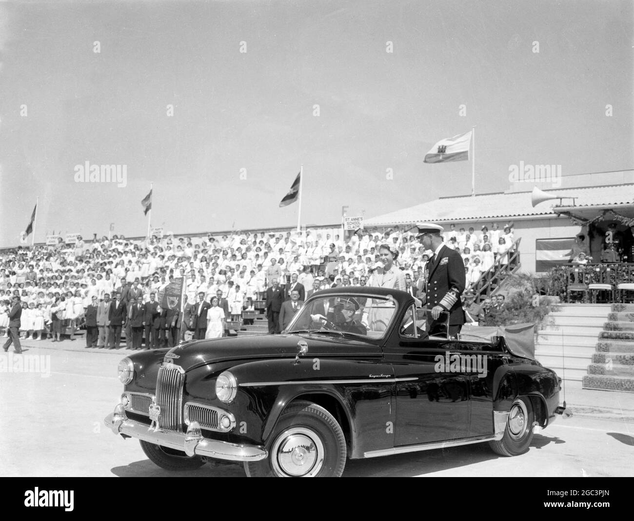 Queen elizabeth ii 1954 hi-res stock photography and images - Alamy
