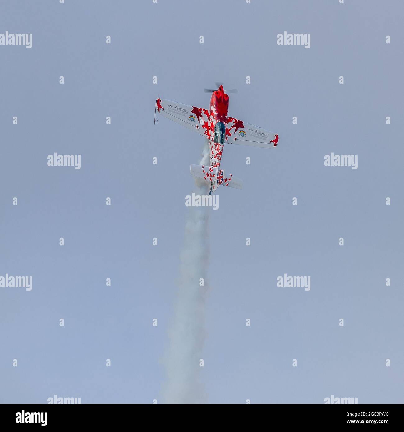 Little and large Extra Duo display team performing a fantastic ...