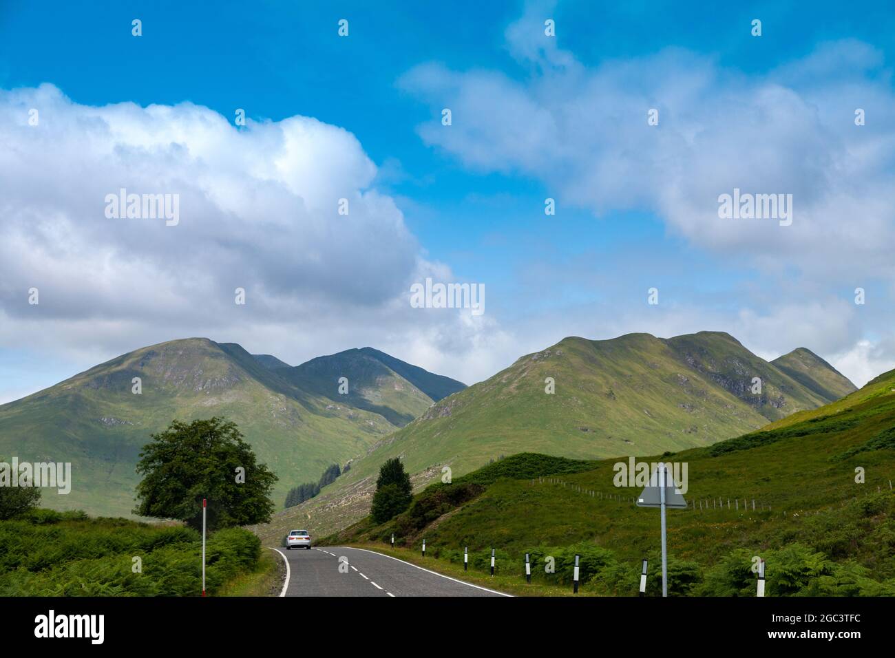 Driving in scotland highlands hi-res stock photography and images - Alamy