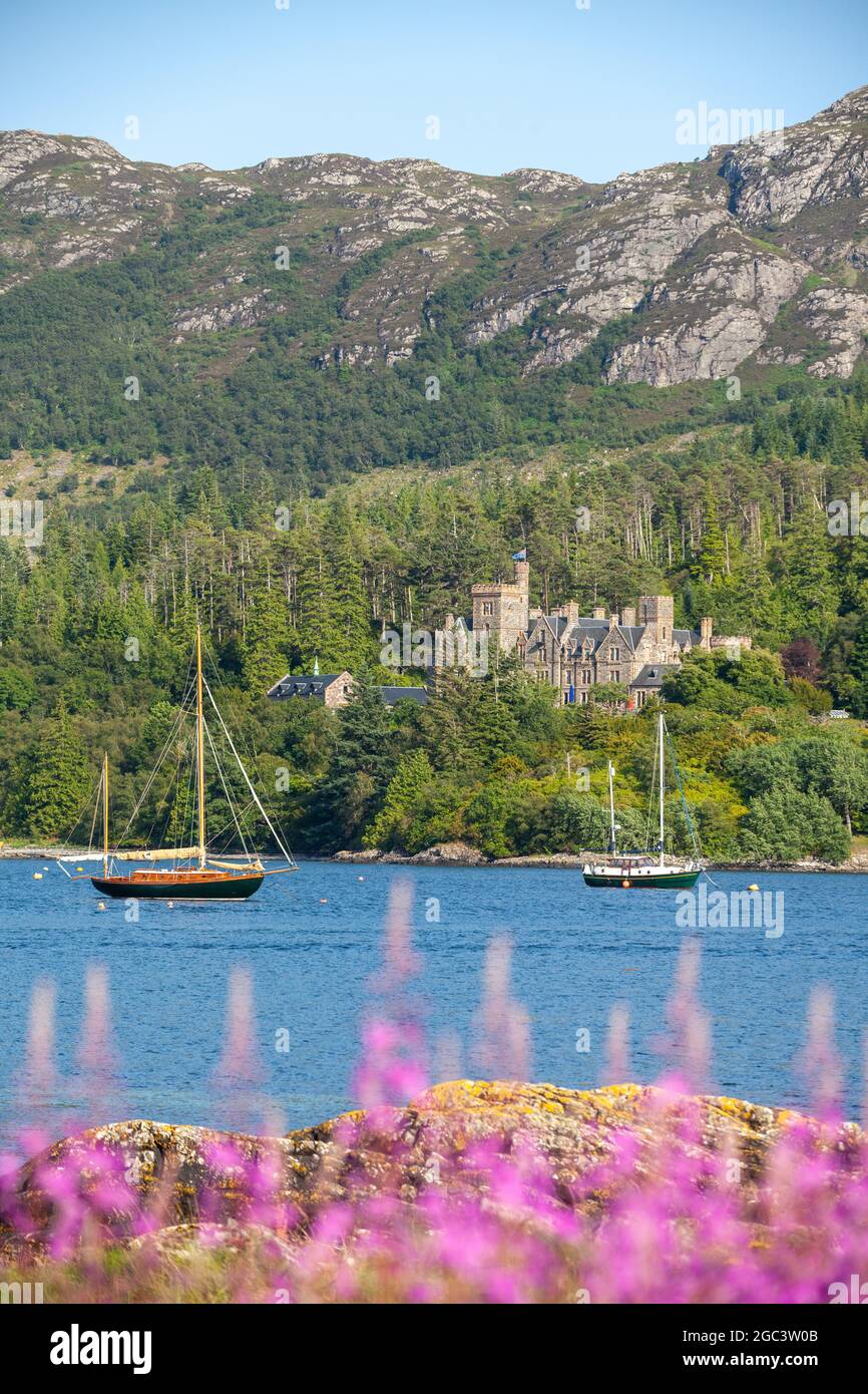 Loch carron duncraig castle hi-res stock photography and images - Alamy